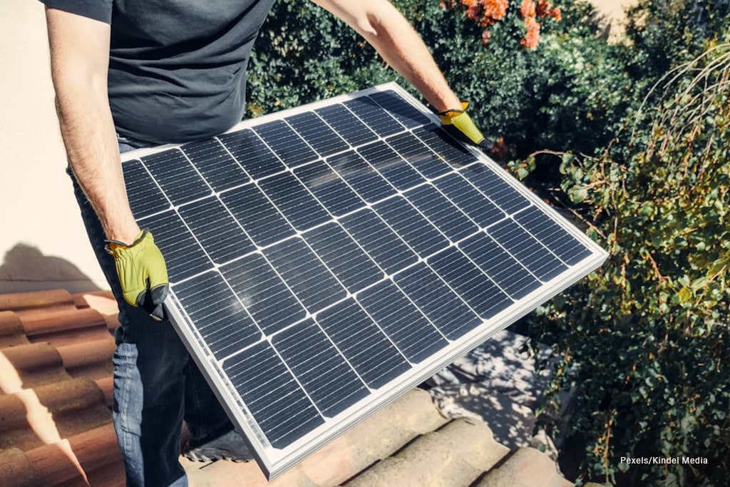 How Solar Energy Can Save You Money and Help the Environment | Eco ...